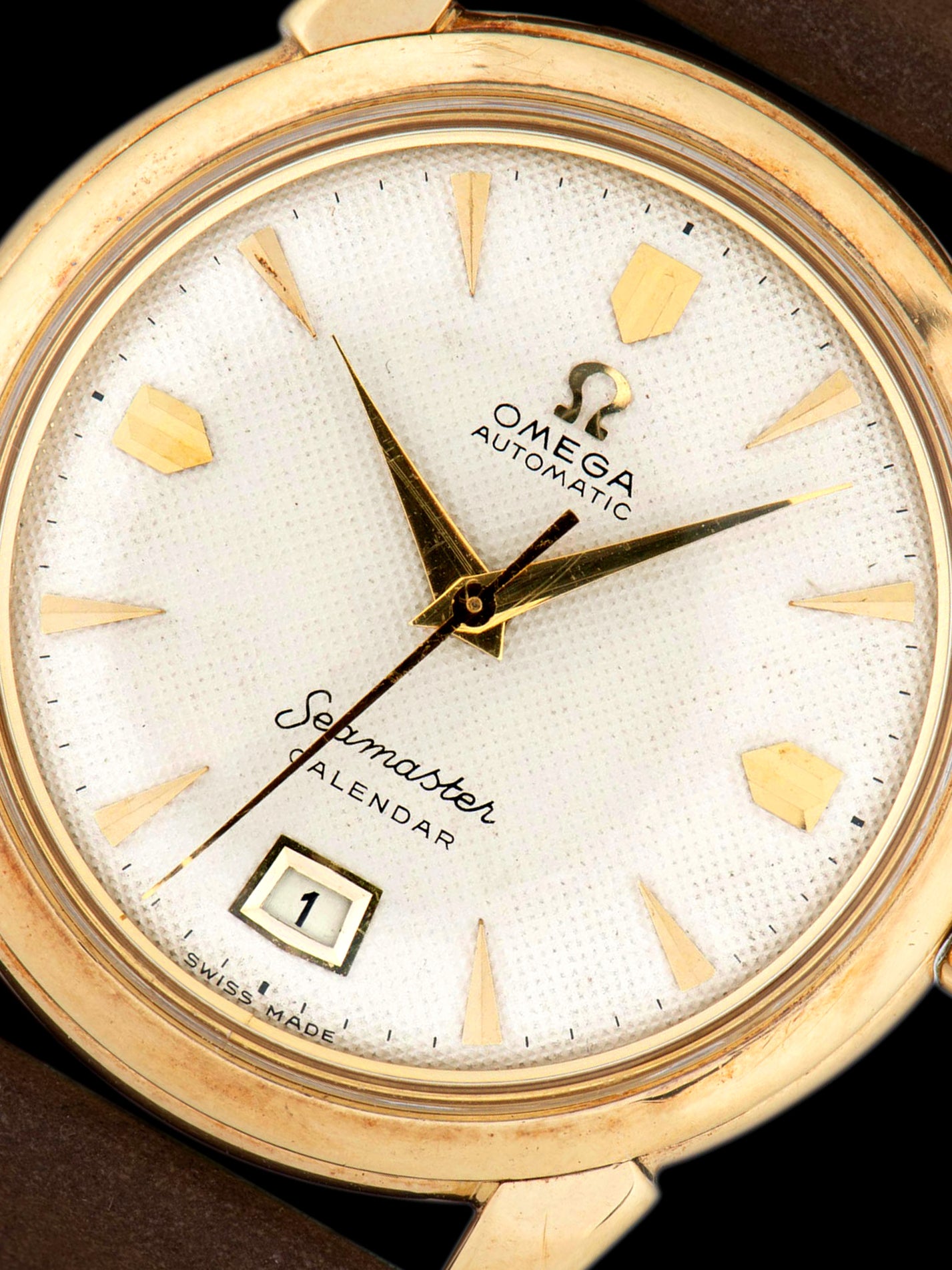 1950 Omega Seamaster Calendar 14K YG (Ref. 2627) White "Honeycomb" Dia