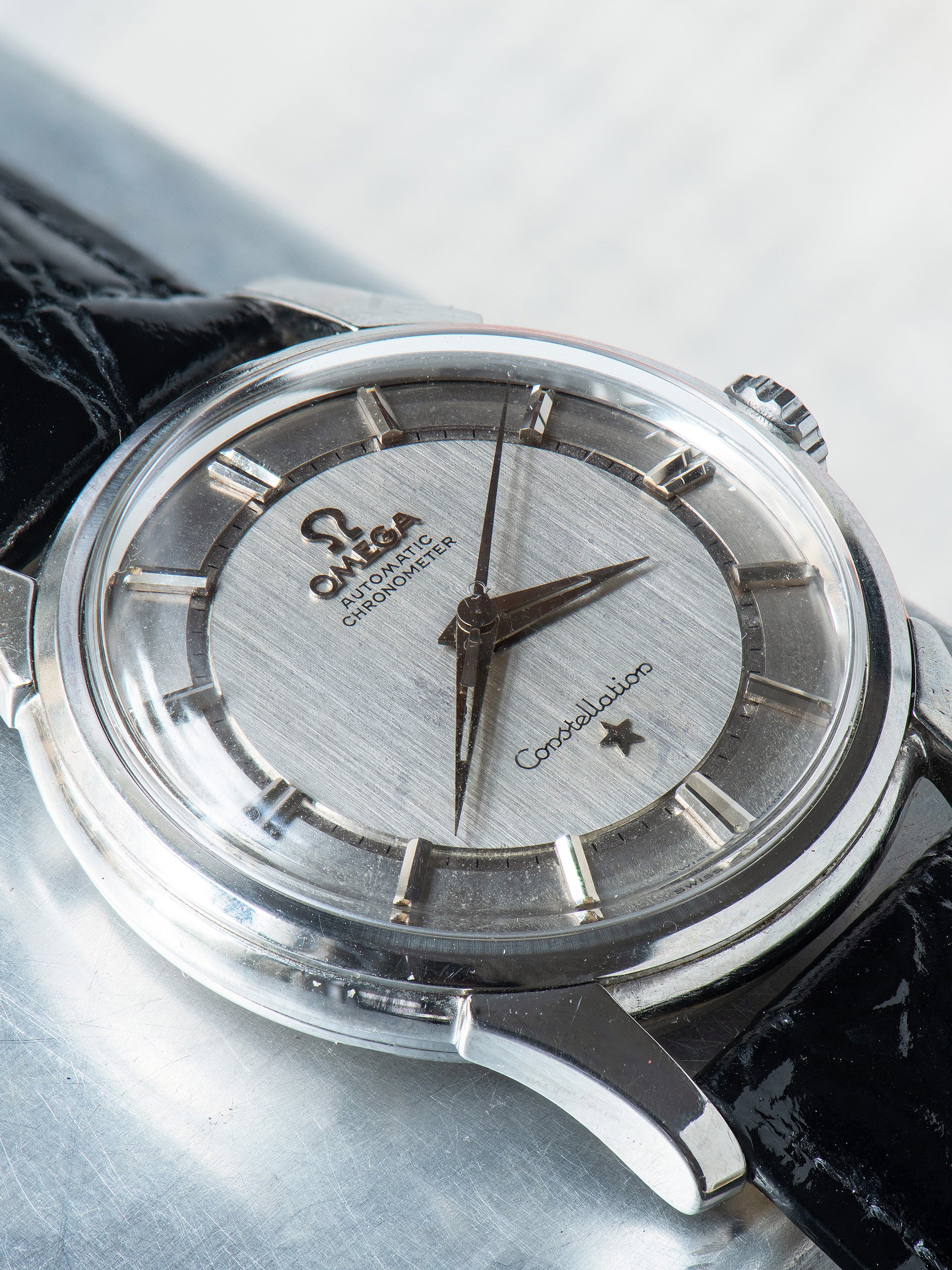 1960 Omega Constellation (Ref. 14381 8 SC) Stepped Two-Tone Pie-Pan Di